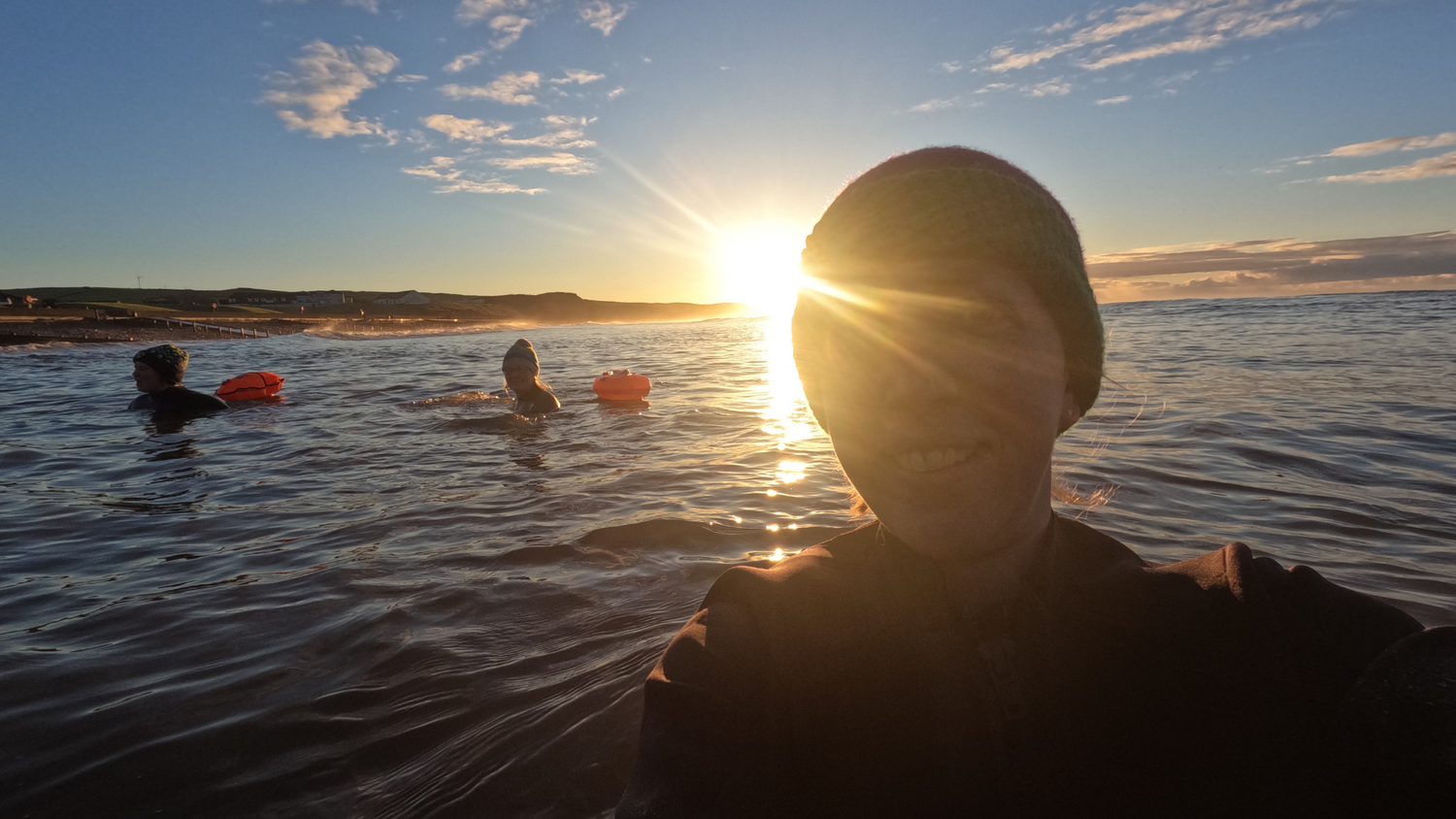 11 Top Tips To Stay Safe During Your Cold Water Swim – Warmcor