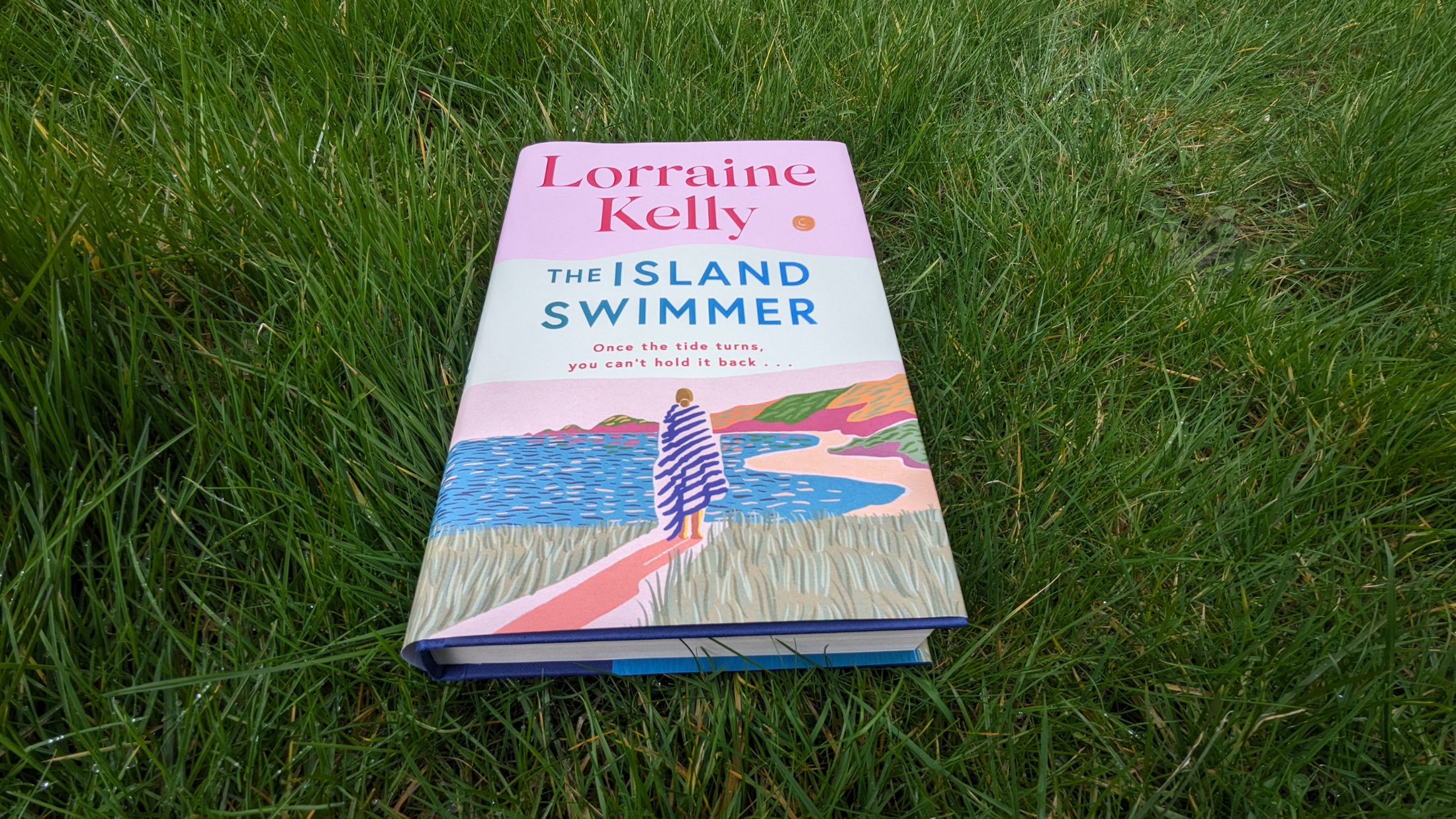 The Island Swimmer: Lorraine Kelly – Warmcor